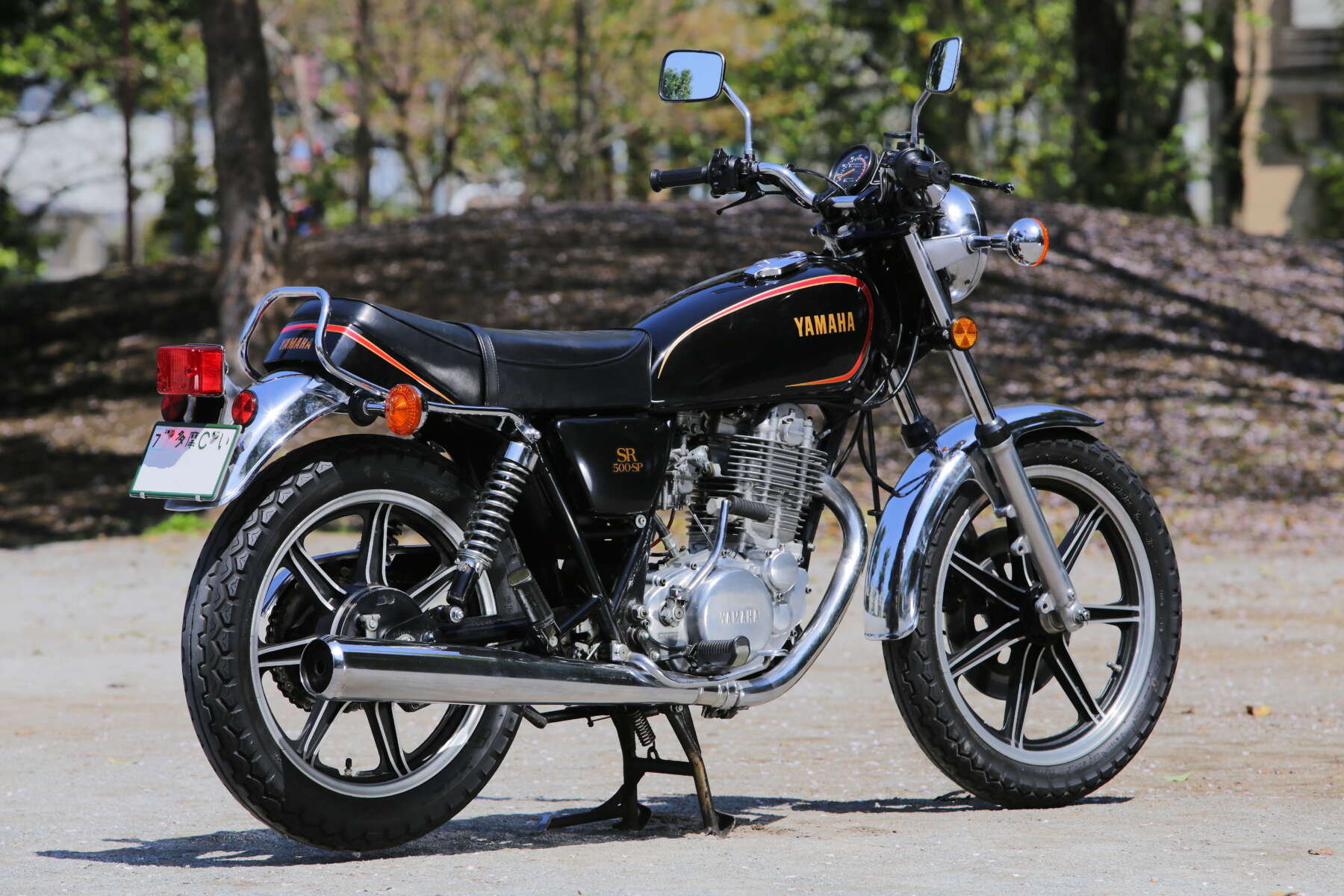 SR400とは似て非なるモデル・YAMAHA SR500の魅力【前編】 - ForR