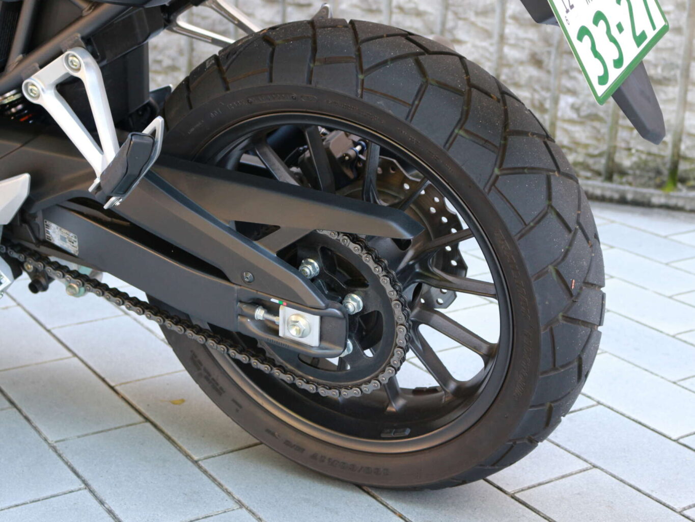 400Xは隠れ名車!? 約10年の進化でクロスオーバーからアドベンチャーツアラーに接近中 - ForR