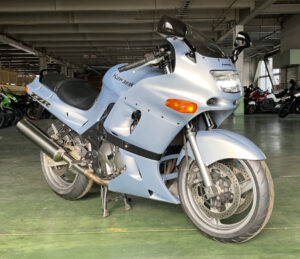 ZZ-R400という高汎用性万能車【中編】 ～想定外のツインラムエアシステム導入！ ライバルが登場するも返り討ち!?～ - ForR