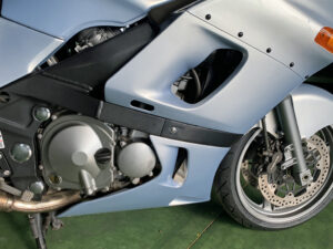 ZZ-R400という高汎用性万能車【後編】 ～環境諸規制強化へも真摯に対応し、世紀をまたぐ堂々のロングセラーへ！～ - ForR