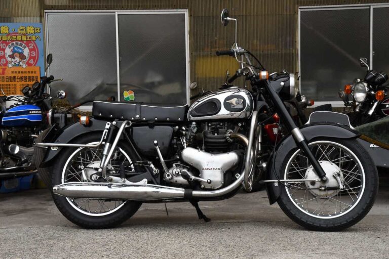 これぞカワサキビッグバイクの礎! 国産最大排気量を誇ったW1初期ワンキャブ＆モナカマフラー!! - ForR