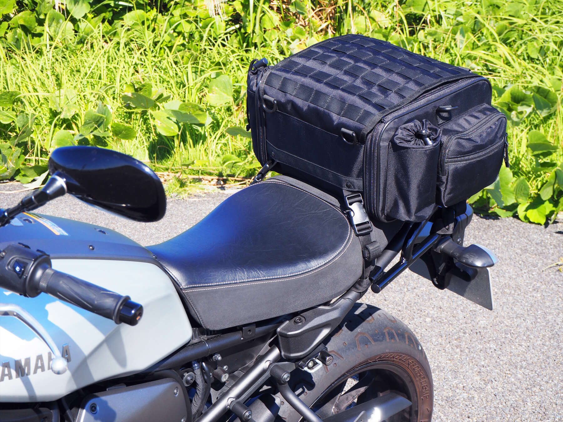 使い勝手とデザイン良好！ ヘンリービギンズのツーリングシートバッグ - ForR