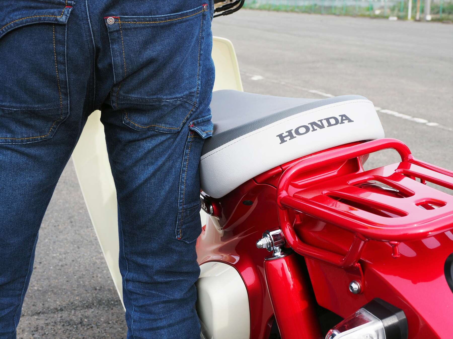 C125を購入し〈37年ぶりにリターンライダー〉となった旧友に指導（!?）を頼まれたのだが果たして - ForR