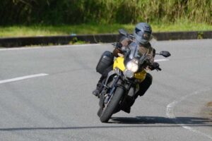 OGKカブト×レッドバロンのコラボヘルメット『SHUMA（シューマ）』の限定カラーがカッコよ過ぎるっ！ - ForR